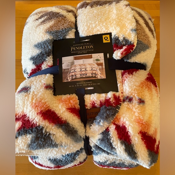Pendleton | Bedding | Pendleton Woolen Mills Queen Blanket | Poshmark